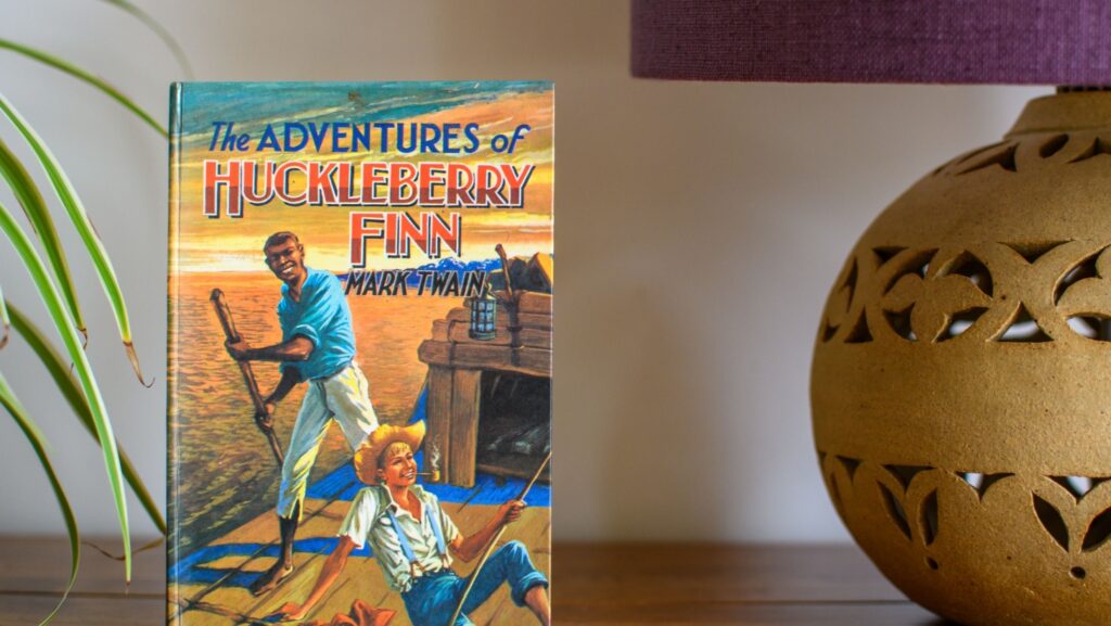 The Adventures of Huckleberry Finn - Summary of All 42 Chapters ...